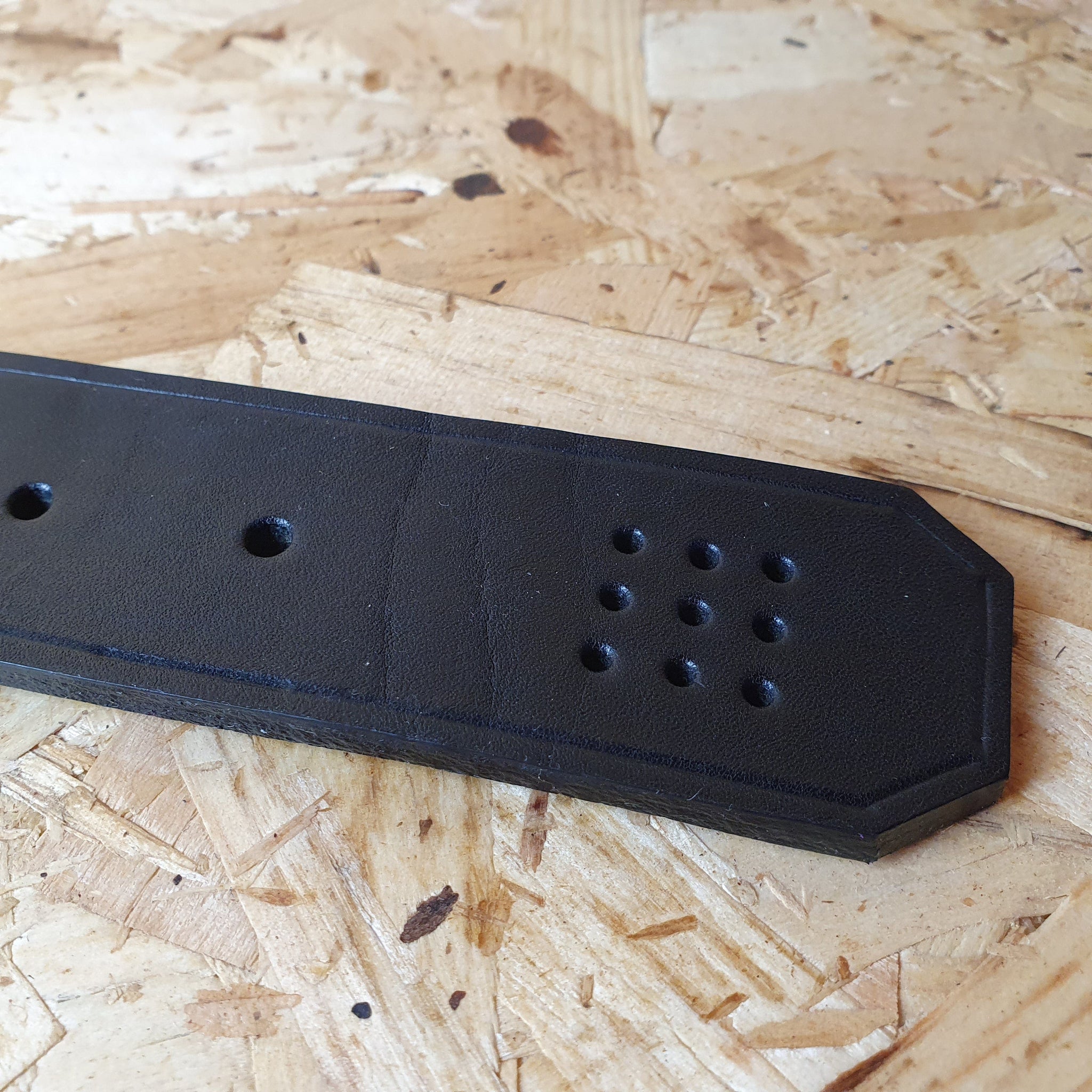 Learn how to make a belt - A practical leather belt course – Hands of Tym