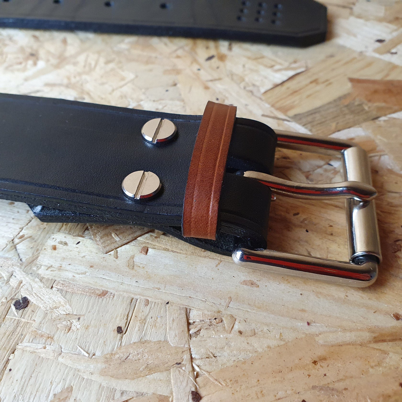 Learn how to make a belt - A practical leather belt course – Hands of Tym